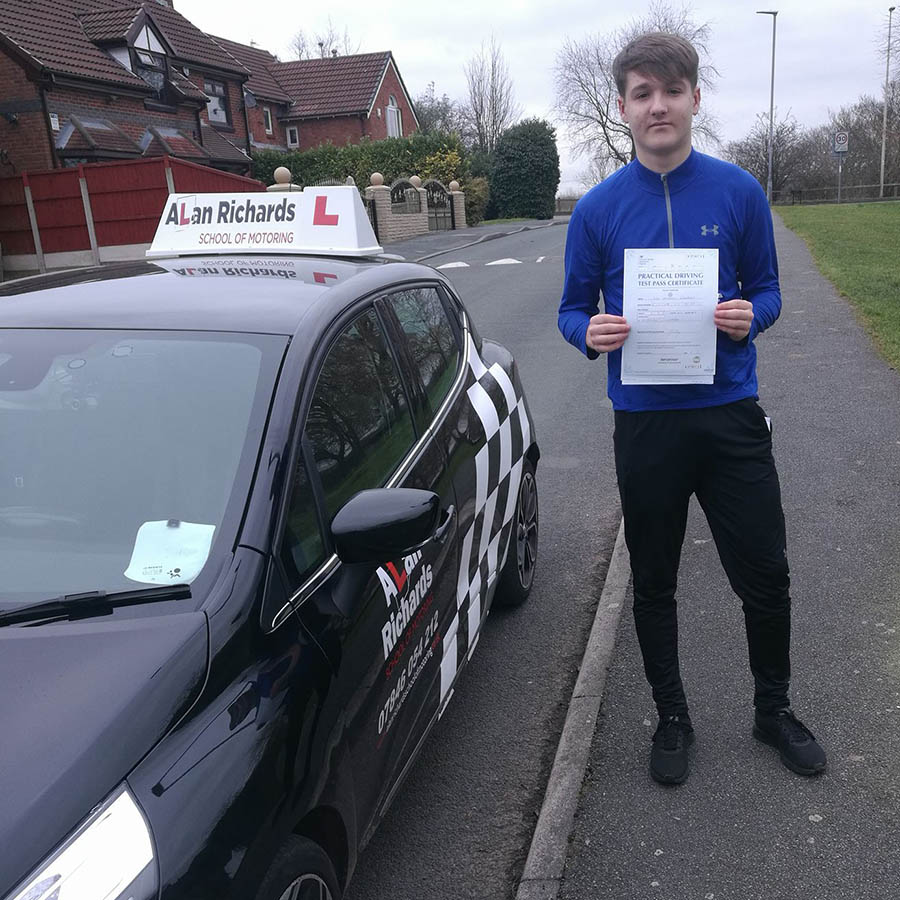 Driving Lessons in Widnes, Runcorn and Liverpool with ex-Police Instructor